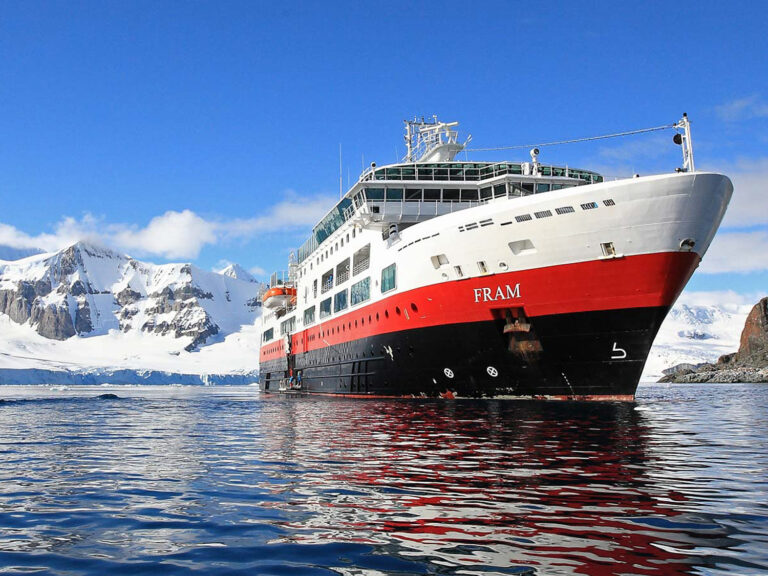 Ships - Antarctica | Polar Tracks Expeditions