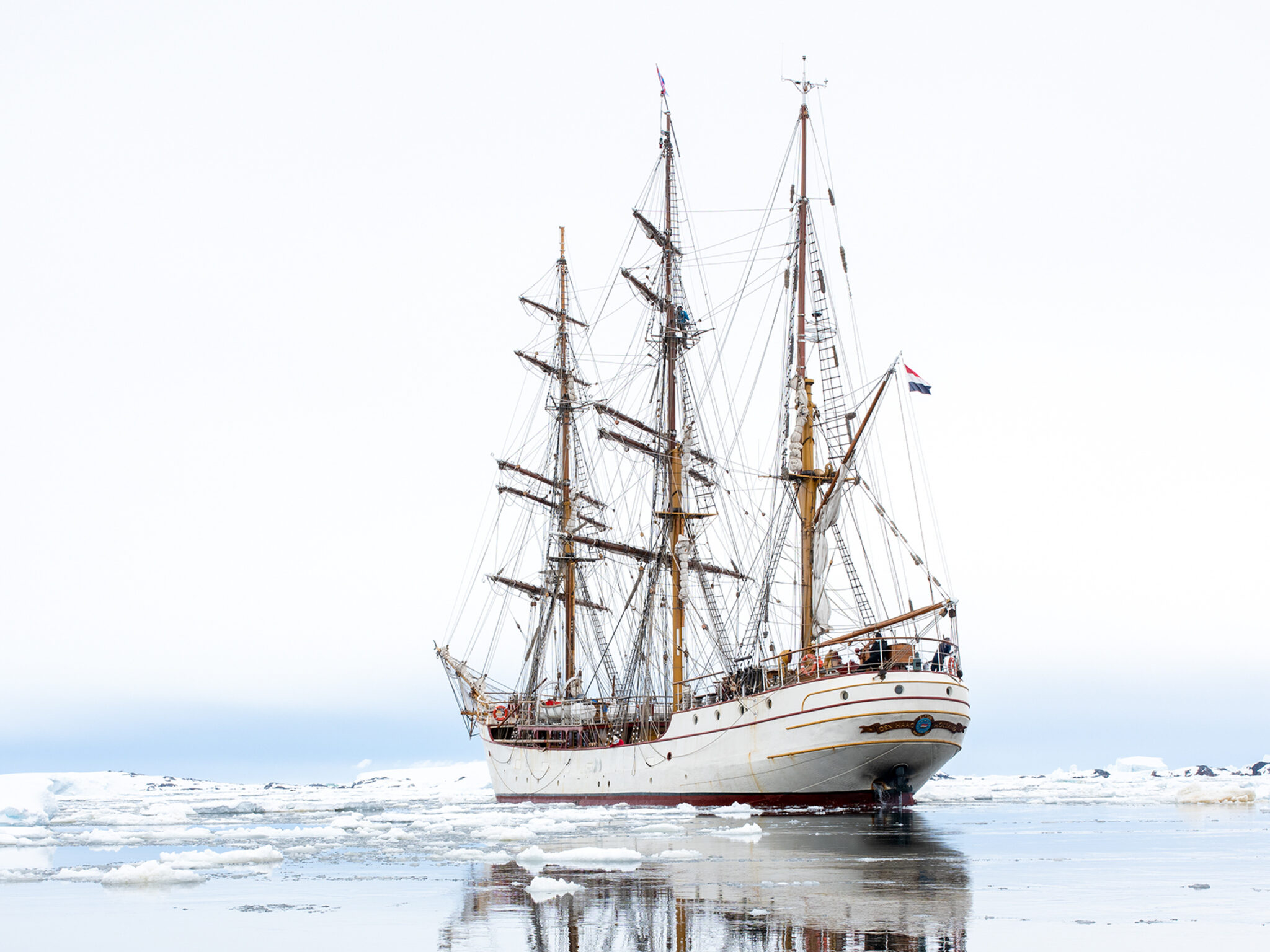 Ships - Antarctica | Polar Tracks Expeditions